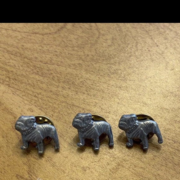 mack truck | Accessories | Vintage Mack Truck Bulldog Lapel Hat Pins 3 ...